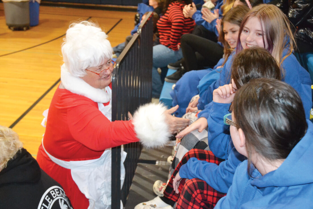 ‘This is Amazing’: Van Devender students receive surprise hooded sweatshirts | News, Sports ...